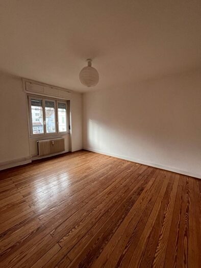 Appartement à louer - Neudorf Est Centre, Strasbourg - 2 pièces - 1 chambre