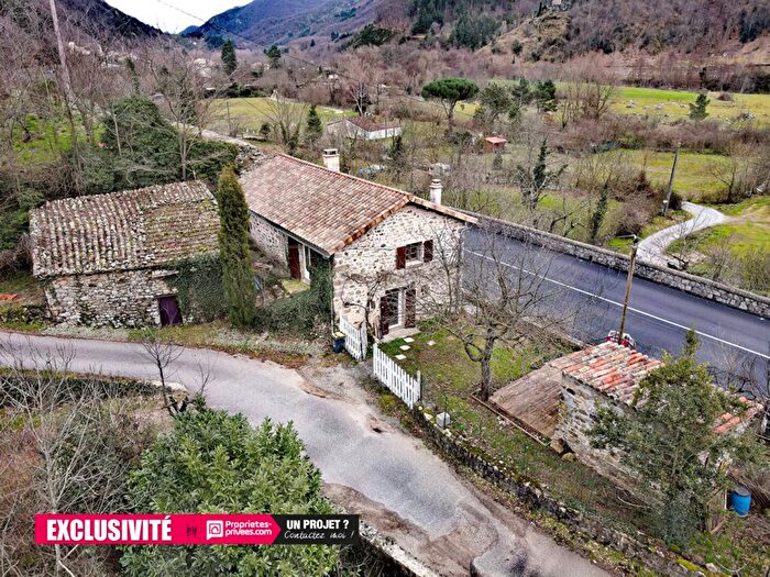 Maison à vendre - Thueyts - 5 pièces - 3 chambres