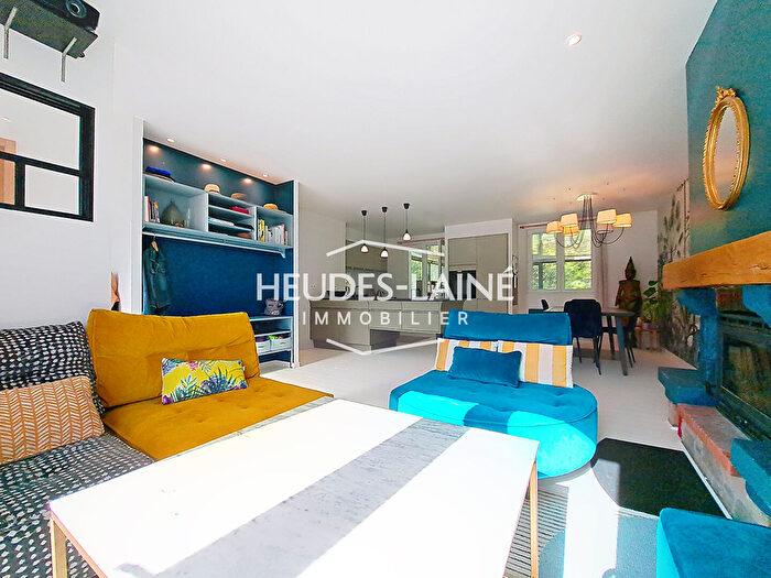 Maison à vendre - Jullouville - 6 pièces - 3 chambres