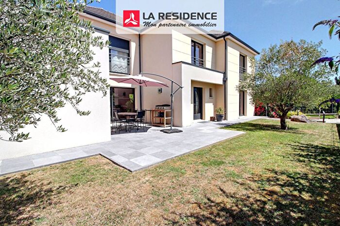 Maison à vendre - Triel-sur-Seine - 10 pièces - 7 chambres