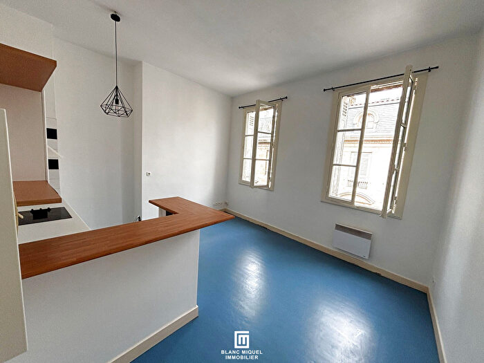 Appartement à louer - Bordeaux, Saint-Seurin - 2 pièces - 1 chambre