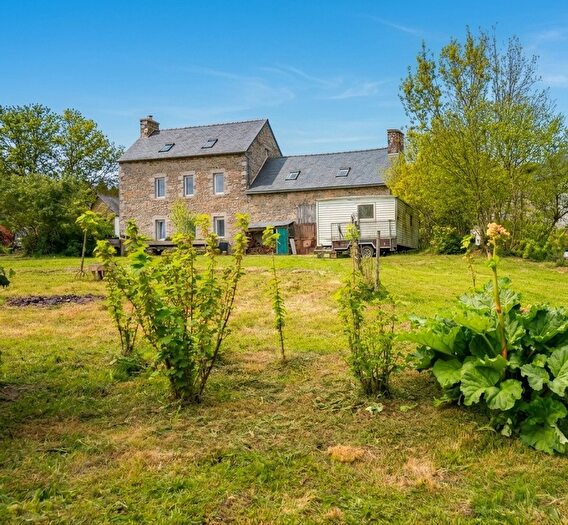 Maison 4 pièces à Saint-Gilles-Pligeaux, à vendre