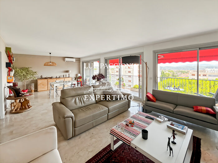 Aix-en-Provence, Saint-Donat, Les Platanes : Appartement 4 pièces à vendre