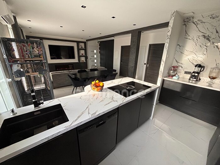 Appartement à vendre - Antibes, Antibes-les-Pins, Trianon, Le Fournel, Peyregoue - 4 pièces - 3 chambres