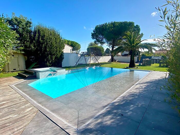 Maison à vendre - Saint-Sulpice-de-Royan - 7 pièces - 5 chambres