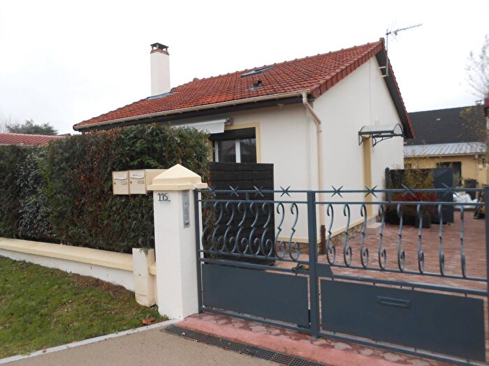 Maison à louer - Ormesson-sur-Marne - 4 pièces - 2 chambres