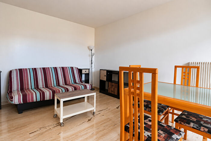 Appartement 1 pièce à louer à Mandelieu-la-Napoule, Capitou