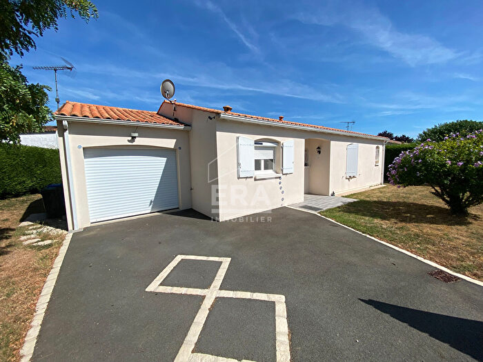 Saint-Georges-des-Coteaux : Maison 4 pièces à vendre