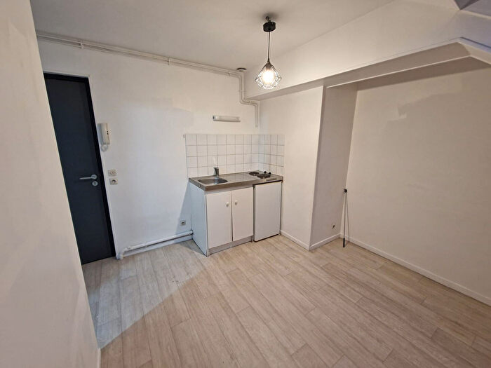 Appartement à louer - Reims, Courlancy, Porte de Paris, Bois dAmour - 1 pièce - 1 chambre