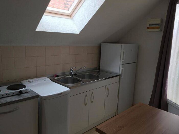 Cité Bretonnie-Chatelet-Favieres-Conches, Montluçon : Appartement 2 pièces à louer