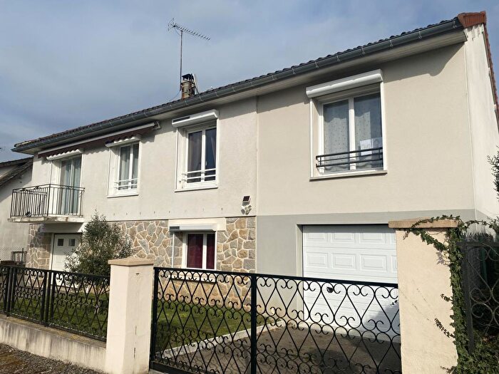 Maison à vendre - Peyrat-le-Château - 7 pièces - 4 chambres