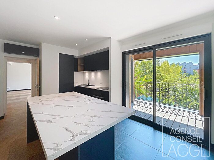 Appartement 4 pièces à louer à Bordeaux, Bassins à Flot