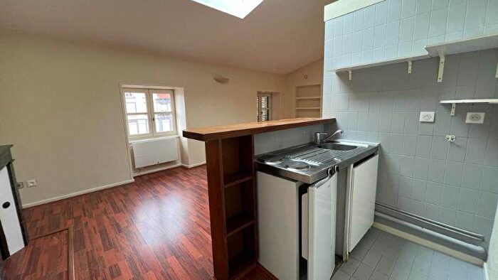 Appartement à louer - Clermont-Ferrand, Delille, Cathédrale, La Gare - 1 pièce