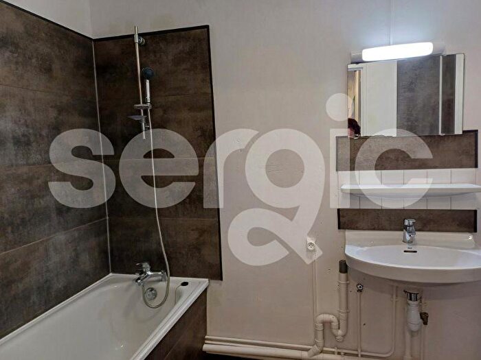 Appartement à louer - Loos, Centre-ville - 2 pièces - 1 chambre