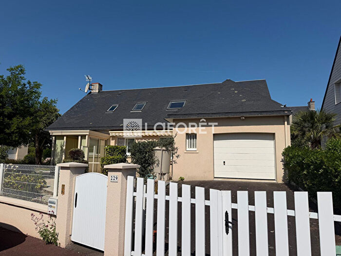 Granville, Centre-ville : Maison 6 pièces à louer