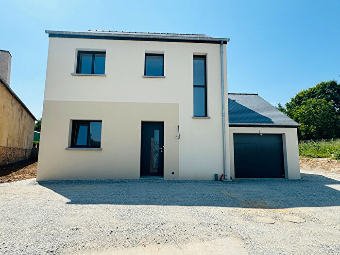 Maison à louer - Ercé-en-Lamée - 6 pièces - 4 chambres