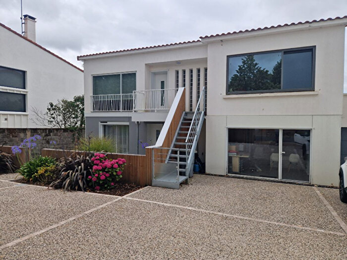 Maison à vendre - Challans, Centre-ville - 6 pièces - 4 chambres