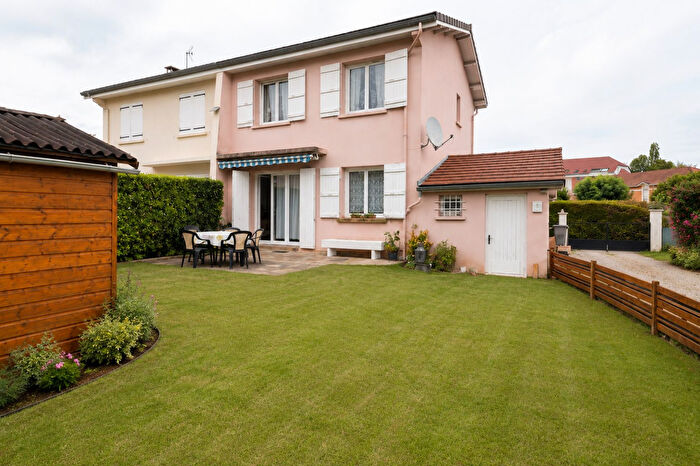 Maison 4 pièces à vendre à Les Avenières