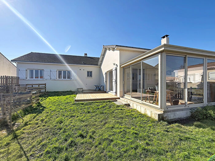 Maison à vendre - Saint-Michel-Chef-Chef - 6 pièces - 4 chambres