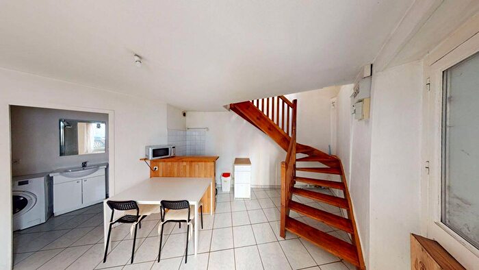 Appartement à louer - Hyper Centre-Vieille Ville, Saint-Étienne - 2 pièces - 1 chambre