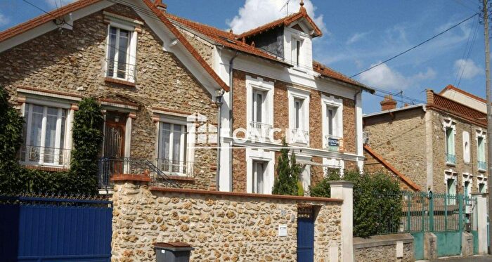 Centre Ville, Corbeil-Essonnes : Appartement 1 pièce à louer