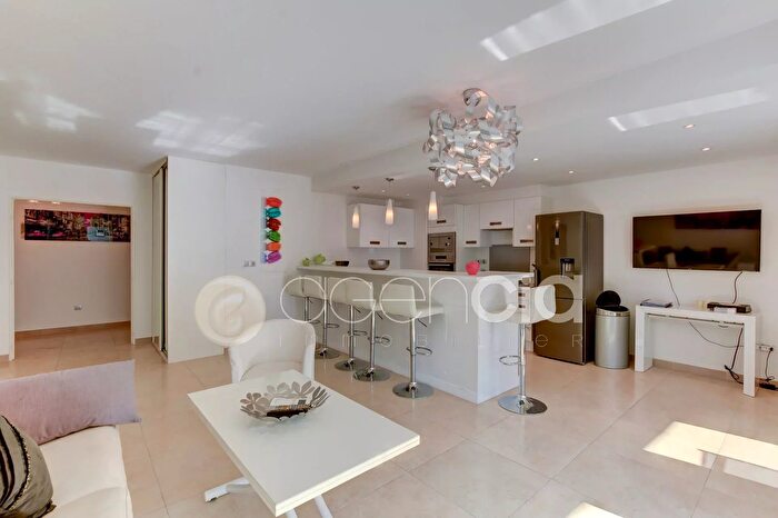 Appartement 3 pièces à vendre à Cannes, Californie Pezou
