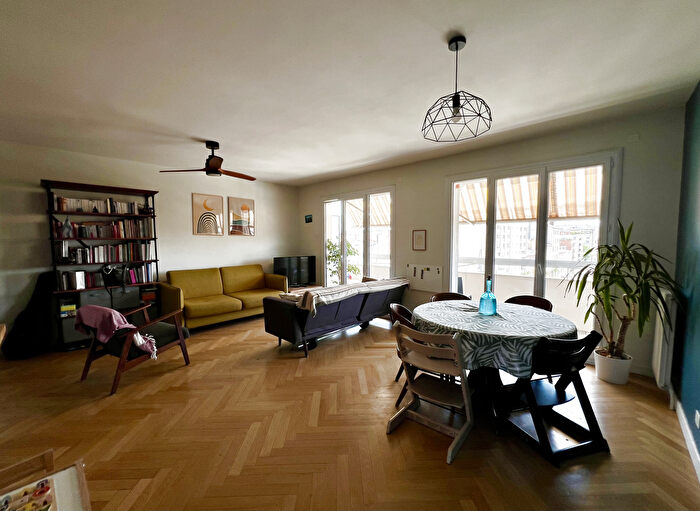 Villeurbanne, Perrallière - Appartement 4 pièces à louer