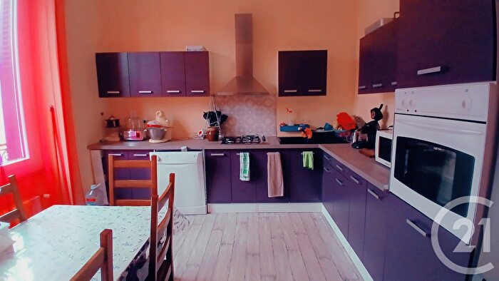 Maison 4 pièces à Bézenet, à vendre