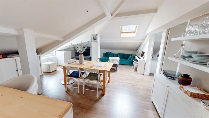Clamart, Gare - Appartement 3 pièces à vendre