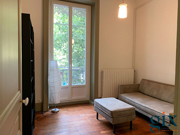Appartement 2 pièces à Grenoble, Centre-ville, à louer