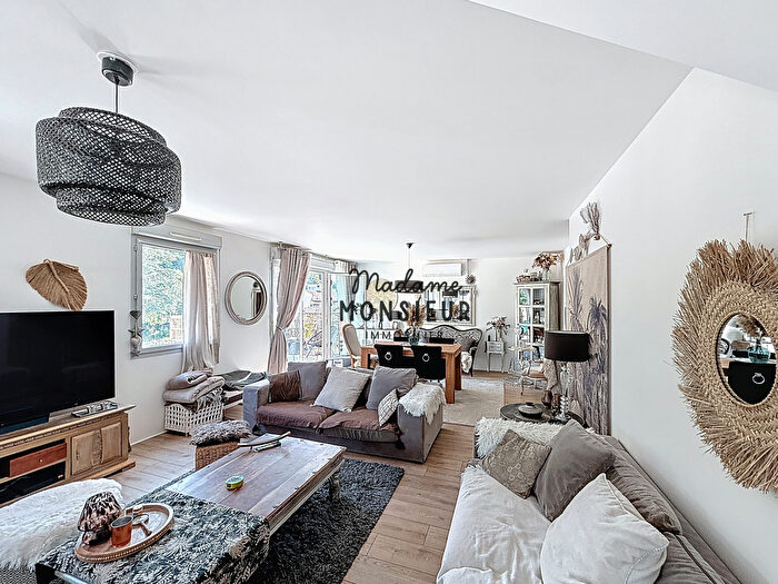 Appartement à vendre - Bourgoin-Jallieu, Centre-ville, Pont Saint-Michel - 3 pièces - 2 chambres