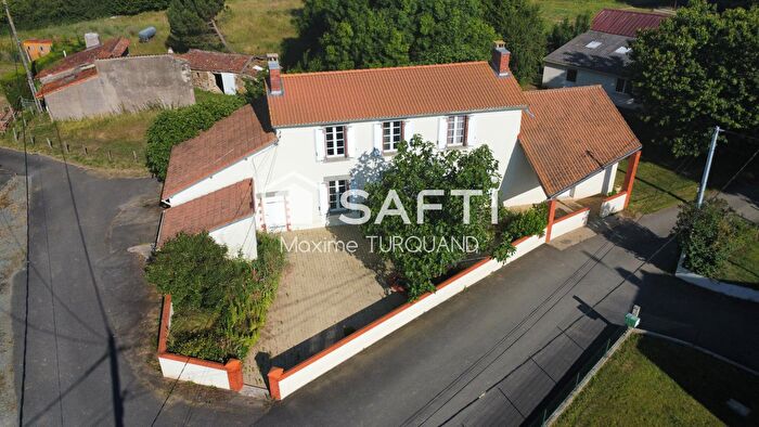 Maison à vendre - Cerizay - 4 pièces - 3 chambres