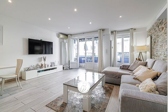 Appartement à vendre - Nice, Parc Impérial, Le Piol - 3 pièces - 2 chambres