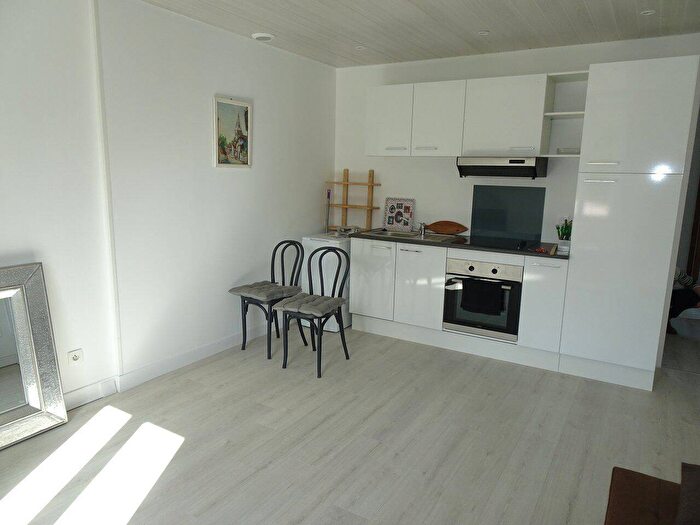 Pont-de-Chéruy : Appartement 2 pièces à louer
