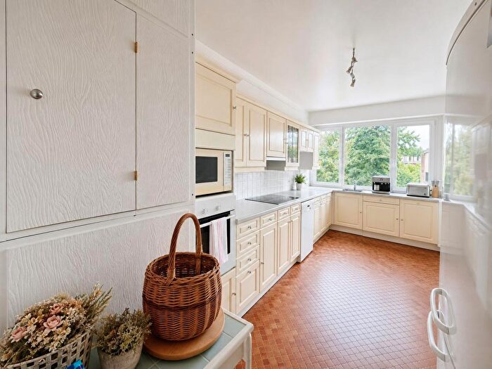Noisy-le-Roi - Appartement 4 pièces à vendre