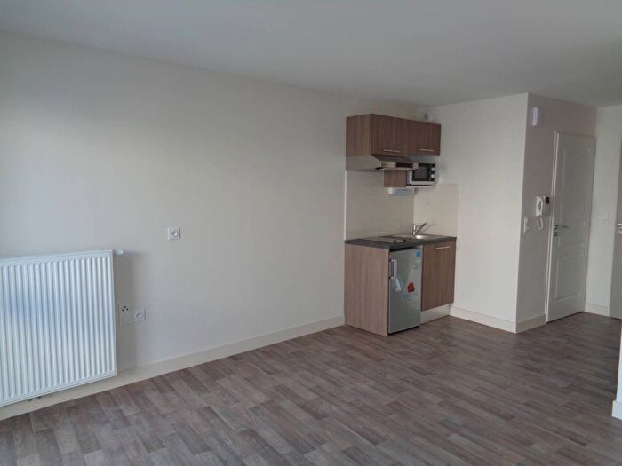 Appartement à louer - Brive-la-Gaillarde, Centre-ville, Pont Cardinal, Champanatier - 1 pièce