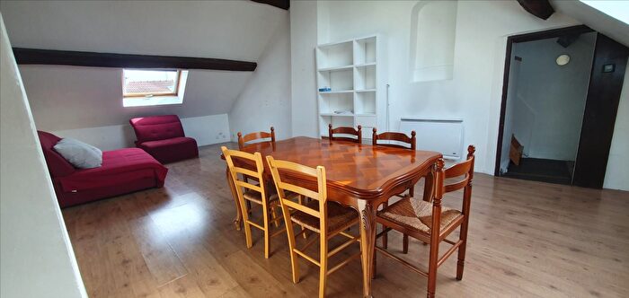 Appartement 5 pièces à Nanterre, Centre-ville, à louer