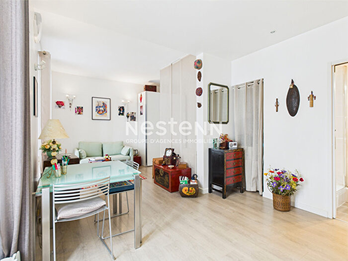 Appartement à vendre - Paris e , Montmartre, Sacré Coeur, Abbesses - 2 pièces - 1 chambre