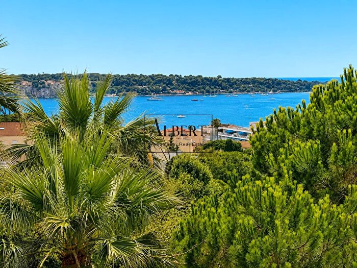 Cannes, Californie Pezou : Appartement 3 pièces à vendre