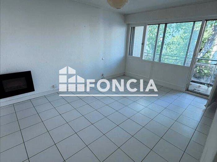 Beaux Arts, Montpellier - Appartement 2 pièces à louer
