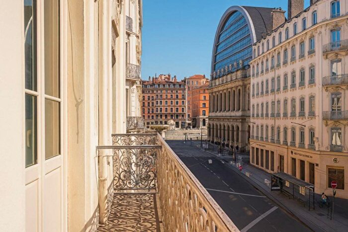 Appartement à louer - Terreaux, Lyon er arrondissement - 3 pièces - 2 chambres