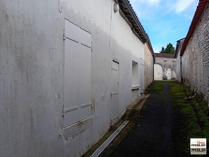 Maison à louer - Nercillac - 2 pièces - 1 chambre