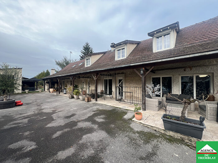 Maison à vendre - Pont-Sainte-Maxence, Sarron - 6 pièces - 4 chambres