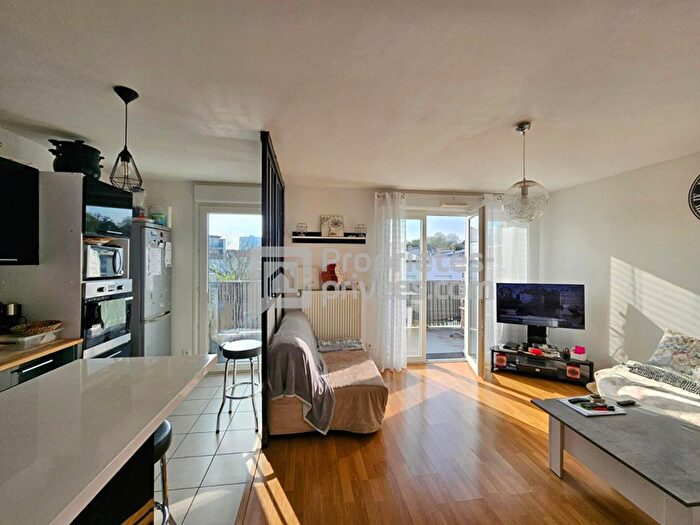 Appartement à vendre - Noisy-le-Sec, Centre-ville, Mairie - 3 pièces - 2 chambres