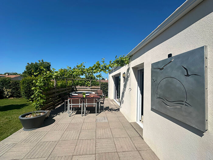 Maison à vendre - Nesmy - 6 pièces - 4 chambres