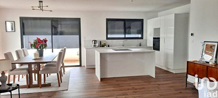 Maisons à vendre et appartements à louer - 1