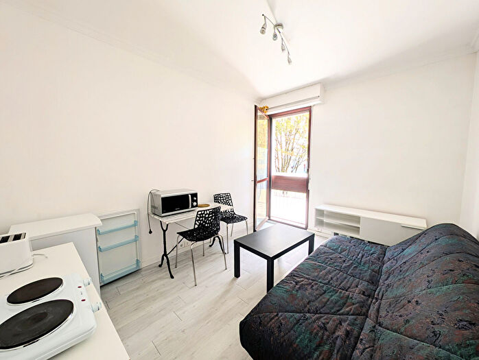 Maisons-Laffitte, Ouest : Appartement 1 pièce à louer