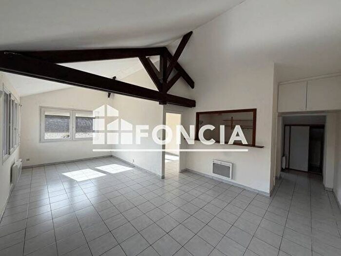 Notre Dame du Thil-Saint Lucien, Beauvais : Appartement 2 pièces à louer