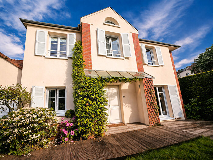 Maison à vendre - Vaucresson - 7 pièces - 4 chambres