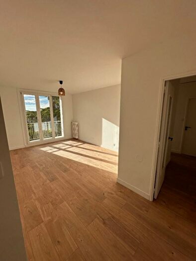 Maisons à vendre et appartements à louer - 1